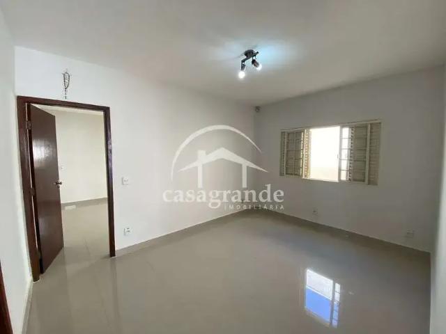 Casa / Sobrado para Locação em Uberlândia/MG Santa Mônica 4 Quartos