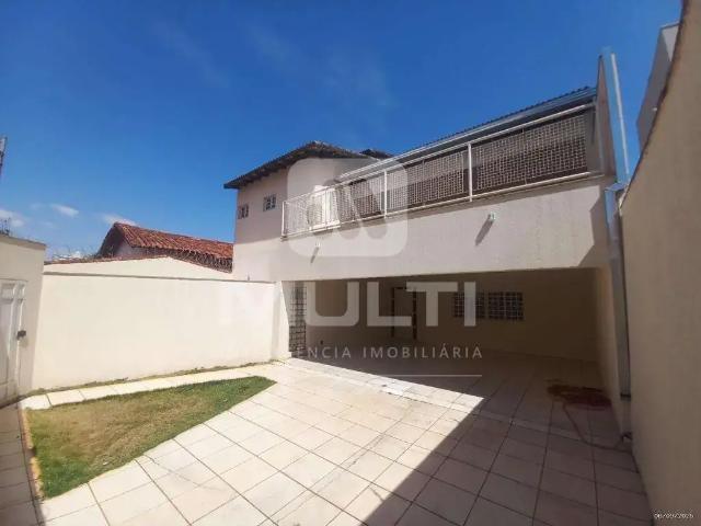 Casa / Sobrado para Locação em Uberlândia/MG Santa Mônica 4 Quartos