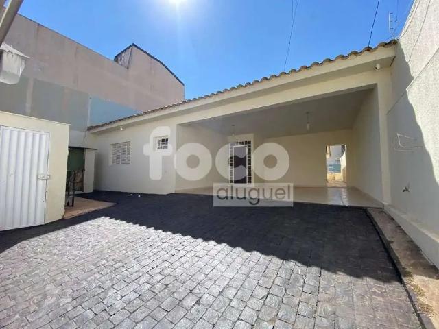 Casa / Sobrado para Locação em Uberlândia/MG Santa Mônica 4 Quartos