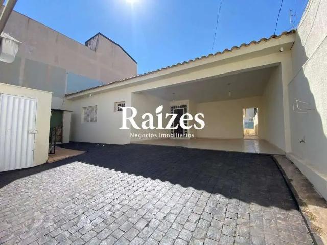 Casa / Sobrado para Locação em Uberlândia/MG Santa Mônica 4 Quartos