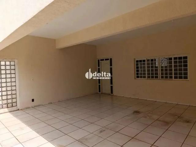 Casa / Sobrado para Locação em Uberlândia/MG Santa Mônica 4 Quartos