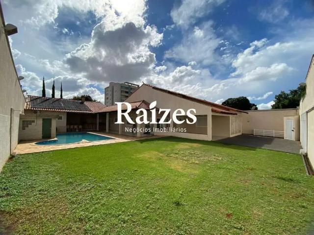 Casa / Sobrado para Locação em Uberlândia/MG Santa Mônica 6 Quartos