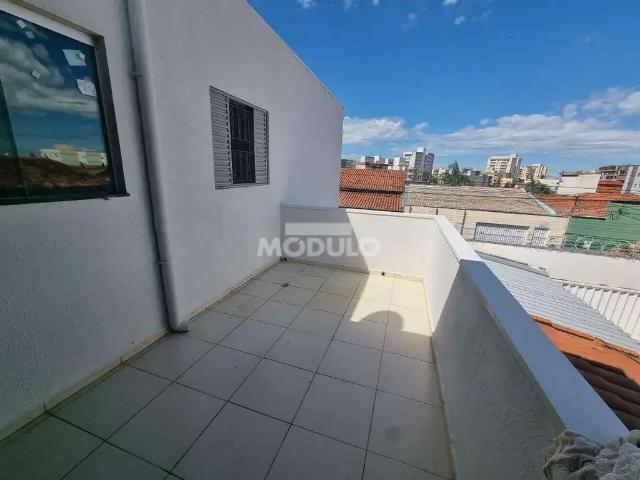 Casa / Sobrado para Locação em Uberlândia/MG Santa Mônica 2 Quartos