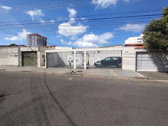 Casa / Sobrado para Locação em Uberlândia/MG Santa Mônica 2 Quartos