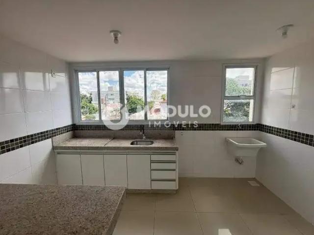 Casa / Sobrado para Locação em Uberlândia/MG Santa Mônica 2 Quartos