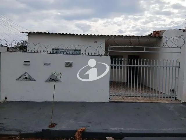 Casa / Sobrado para Locação em Uberlândia/MG Santa Mônica 2 Quartos