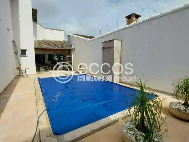 Casa / Sobrado para Locação em Uberlândia/MG Santa Mônica 3 Quartos