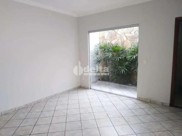 Casa / Sobrado para Locação em Uberlândia/MG Santa Mônica 3 Quartos
