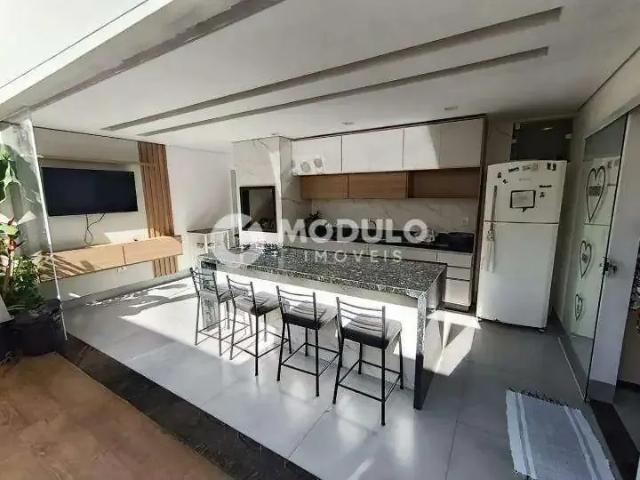Casa / Sobrado para Locação em Uberlândia/MG Santa Mônica 3 Quartos