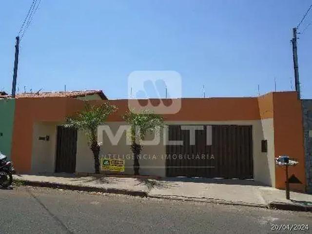 Casa / Sobrado para Locação em Uberlândia/MG Santa Mônica 3 Quartos