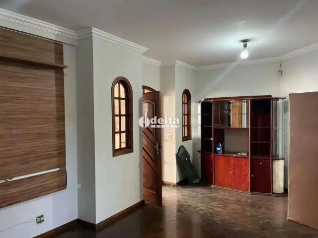 Casa / Sobrado para Locação em Uberlândia/MG Santa Mônica 3 Quartos