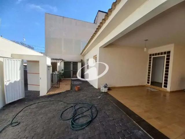 Casa / Sobrado para Locação em Uberlândia/MG Santa Mônica 3 Quartos