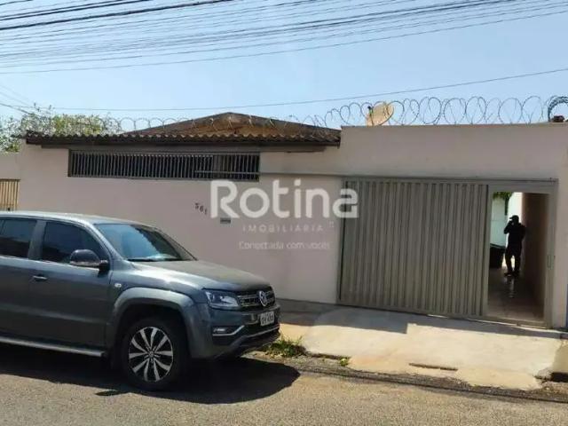 Casa / Sobrado para Locação em Uberlândia/MG Santa Mônica 3 Quartos
