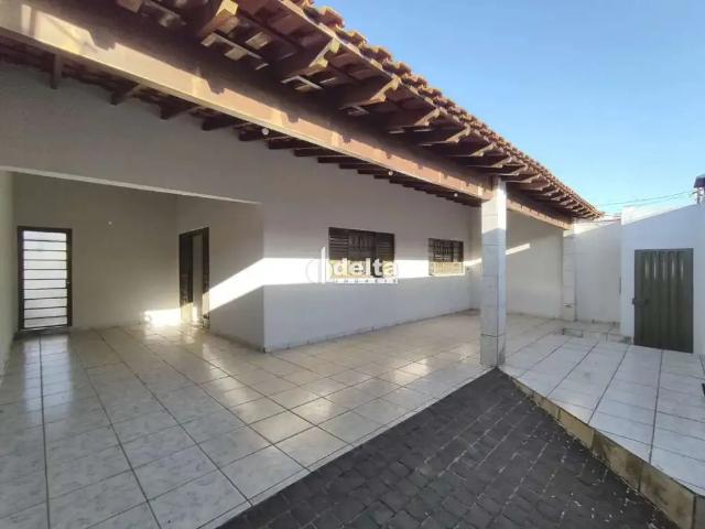 Casa / Sobrado para Locação em Uberlândia/MG Santa Mônica 3 Quartos