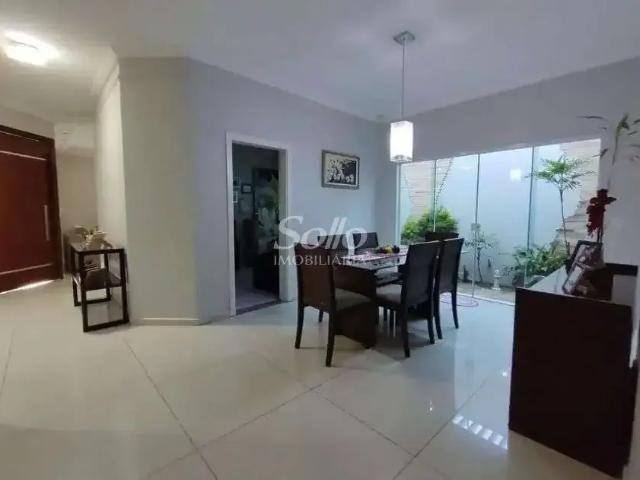 Casa / Sobrado para Locação em Uberlândia/MG Santa Mônica 3 Quartos
