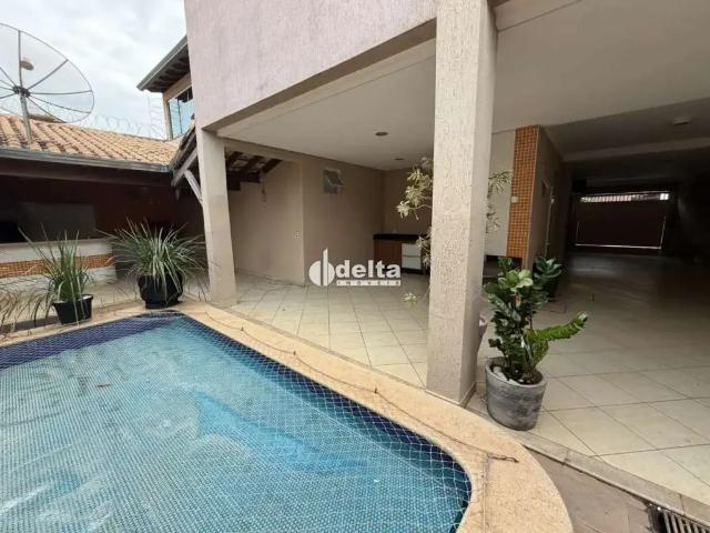 Casa / Sobrado para Locação em Uberlândia/MG Santa Mônica 3 Quartos
