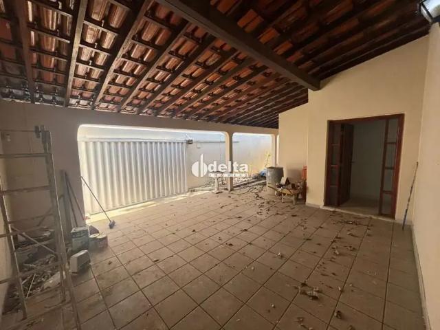 Casa / Sobrado para Locação em Uberlândia/MG Santa Mônica 3 Quartos