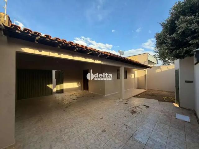 Casa / Sobrado para Locação em Uberlândia/MG Santa Mônica 3 Quartos