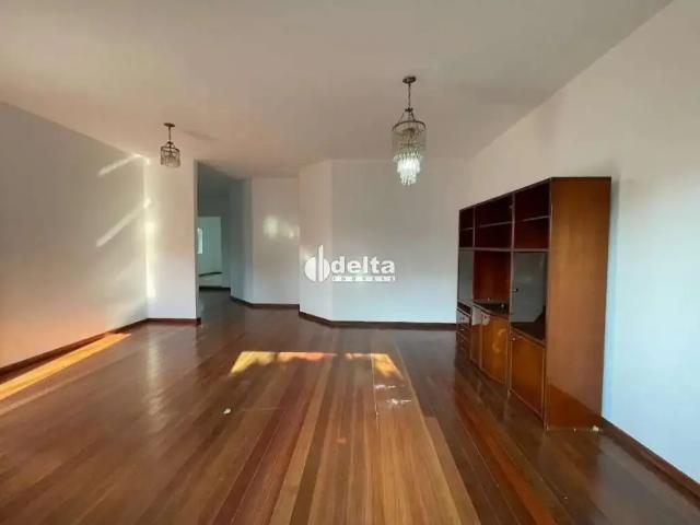 Casa / Sobrado para Locação em Uberlândia/MG Santa Mônica 3 Quartos