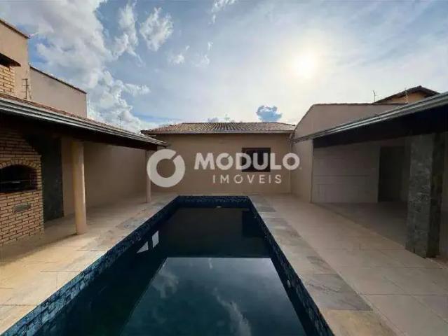 Casa / Sobrado para Locação em Uberlândia/MG Santa Mônica 3 Quartos