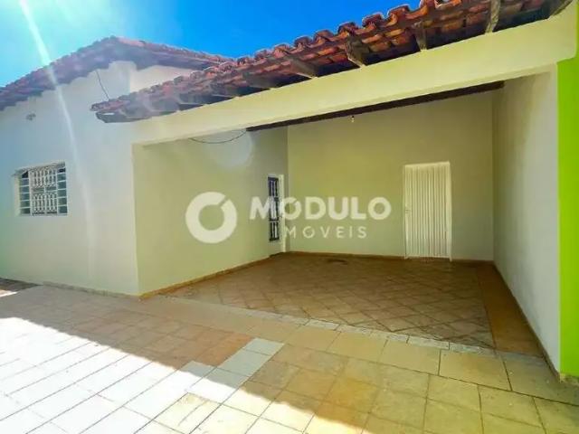 Casa / Sobrado para Locação em Uberlândia/MG Santa Mônica 3 Quartos
