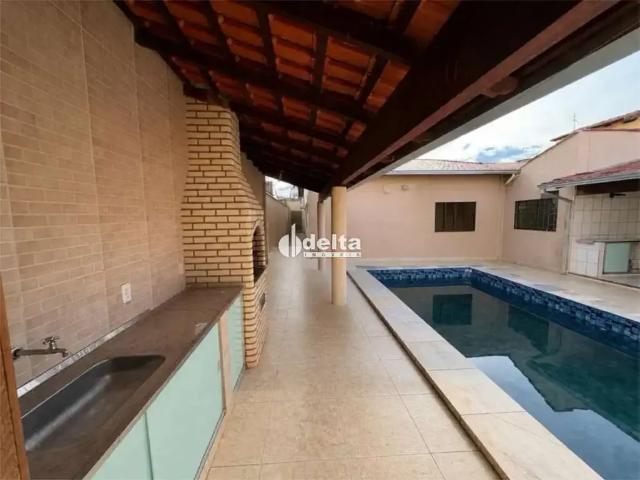 Casa / Sobrado para Locação em Uberlândia/MG Santa Mônica 3 Quartos