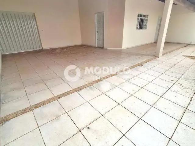 Casa / Sobrado para Locação em Uberlândia/MG Santa Mônica 3 Quartos