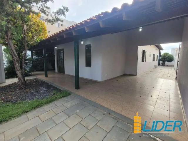 Casa / Sobrado para Locação em Uberlândia/MG Santa Mônica 3 Quartos