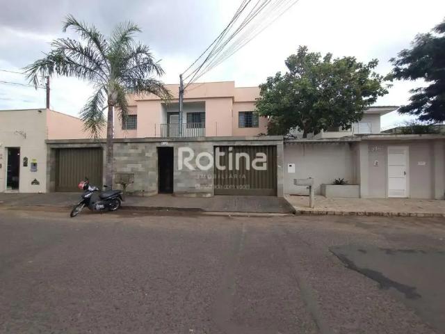 Casa / Sobrado para Locação em Uberlândia/MG Santa Mônica 3 Quartos