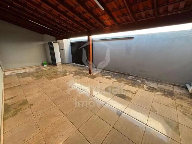 Casa / Sobrado para Locação em Uberlândia/MG Santa Rosa 3 Quartos