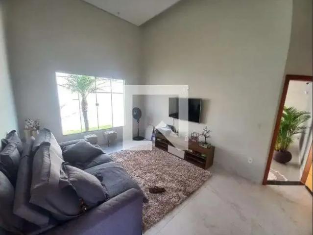 Casa / Sobrado para Locação em Uberlândia/MG Santa Rosa 3 Quartos
