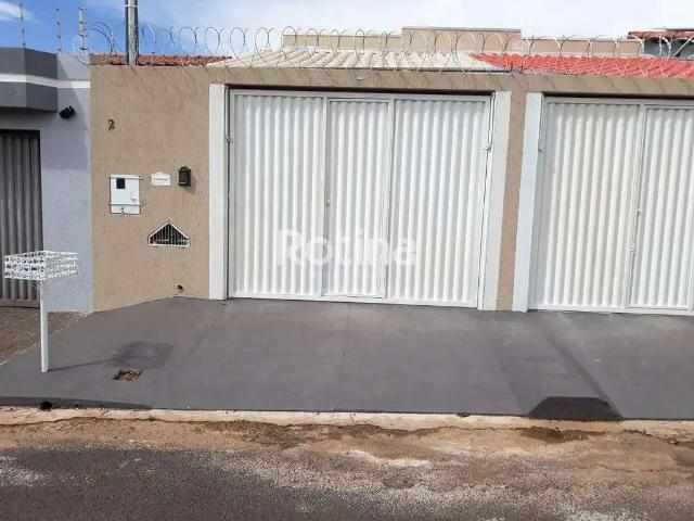 Casa / Sobrado para Locação em Uberlândia/MG Santa Rosa 3 Quartos