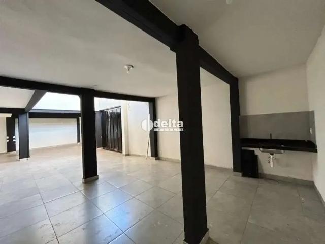 Casa / Sobrado para Locação em Uberlândia/MG Saraiva 4 Quartos