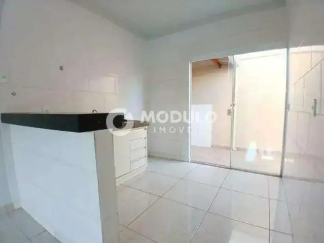 Casa / Sobrado para Locação em Uberlândia/MG Shopping Park 2 Quartos