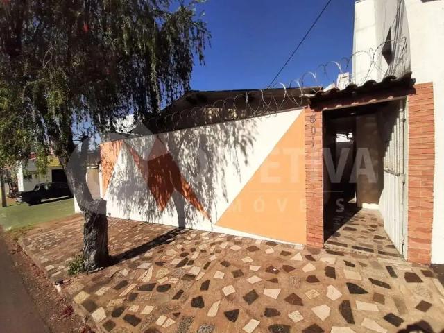 Casa / Sobrado para Locação em Uberlândia/MG Tubalina 2 Quartos