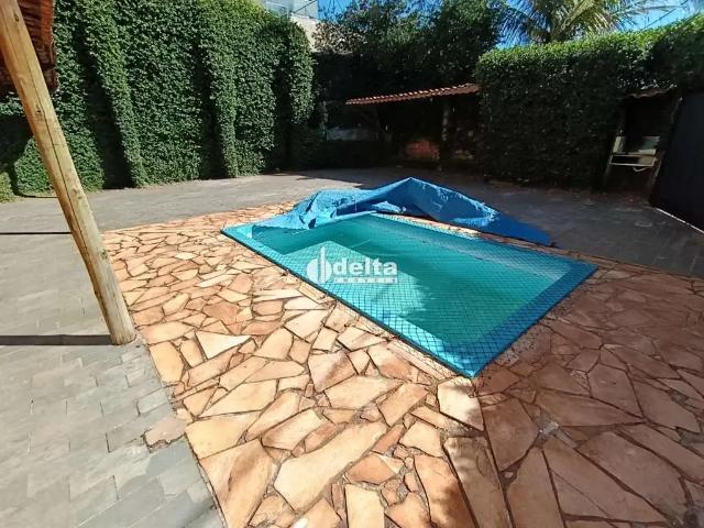 Casa / Sobrado para Locação em Uberlândia/MG Tubalina 3 Quartos