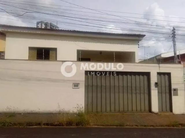 Casa / Sobrado para Locação em Uberlândia/MG Tabajaras 4 Quartos