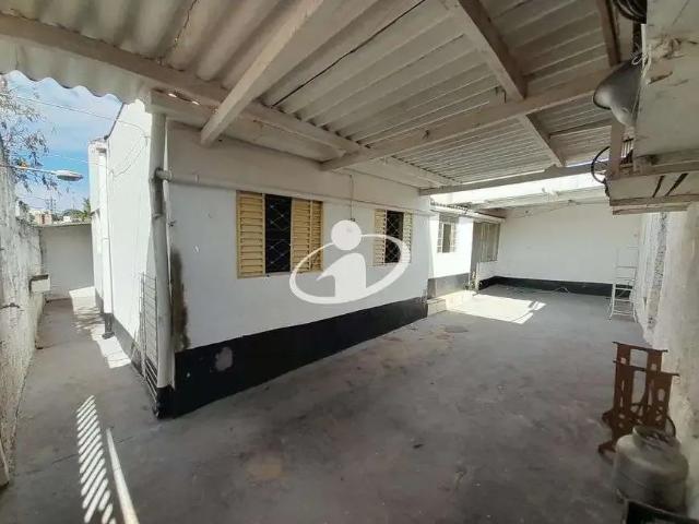 Casa / Sobrado para Locação em Uberlândia/MG Tabajaras 4 Quartos
