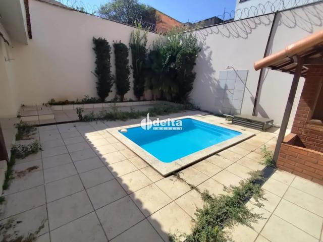 Casa / Sobrado para Locação em Uberlândia/MG Tabajaras 3 Quartos