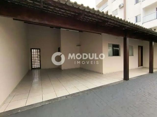Casa / Sobrado para Locação em Uberlândia/MG Tabajaras 3 Quartos