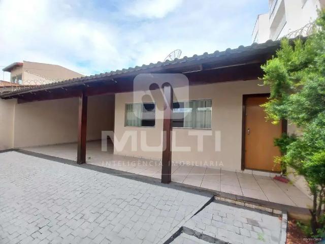 Casa / Sobrado para Locação em Uberlândia/MG Tabajaras 3 Quartos