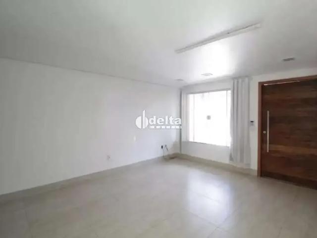 Casa / Sobrado para Locação em Uberlândia/MG Tibery 4 Quartos