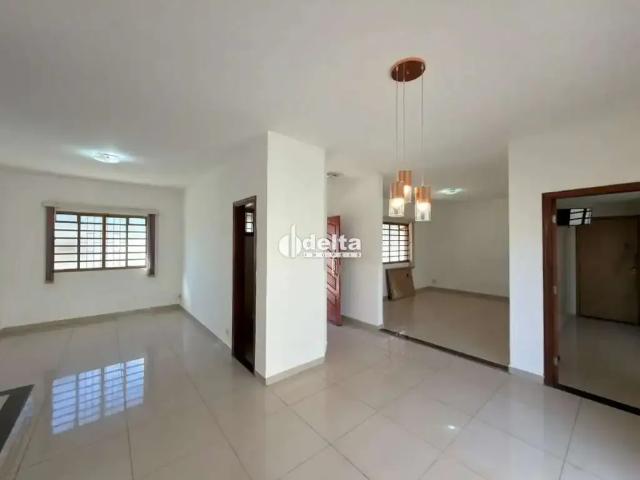 Casa / Sobrado para Locação em Uberlândia/MG Vigilato Pereira 3 Quartos