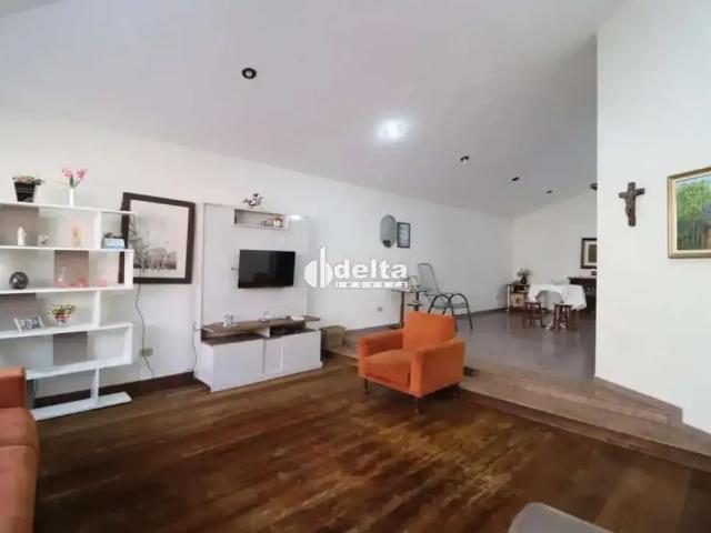 Casa / Sobrado para Locação em Uberlândia/MG Vigilato Pereira 4 Quartos