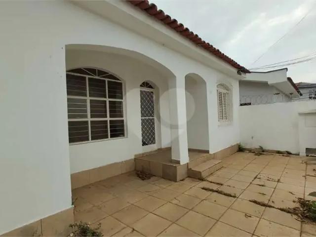 Casa / Sobrado para Locação em Votorantim/SP Centro 3 Quartos