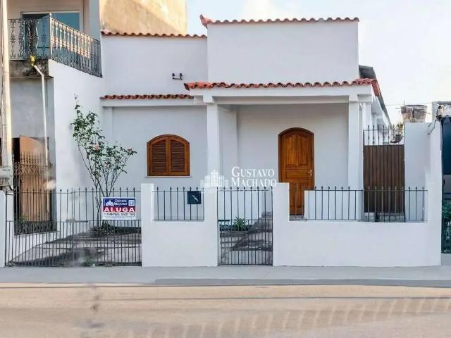 Casa / Sobrado para Locação em Volta Redonda/RJ Sessenta 3 Quartos