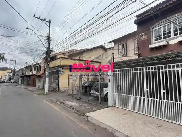 Casa / Sobrado para Locação em Volta Redonda/RJ Vila Santa Cecília 2 Quartos
