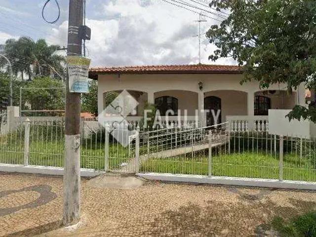 Casa / Sobrado para Locação em Valinhos/SP Vila Clayton 5 Quartos