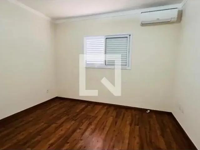 Casa / Sobrado para Locação em Valinhos/SP Lenheiro 3 Quartos