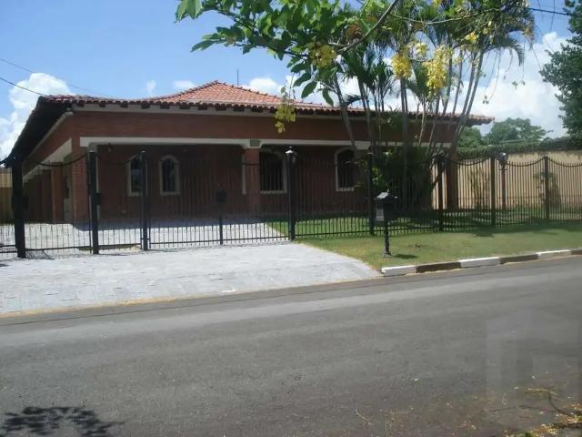 Casa / Sobrado para Locação em Vinhedo/SP Marambaia 3 Quartos